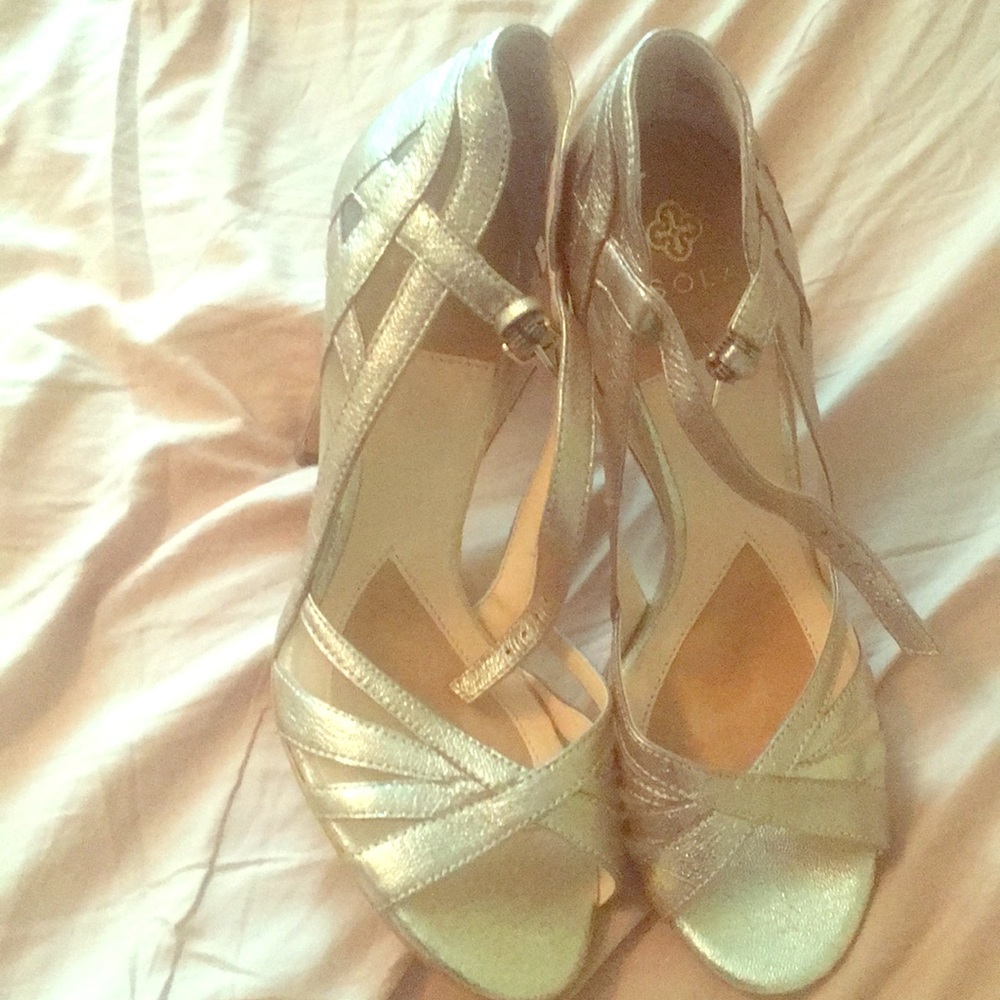 Isola Metallic Gold Shoes - Gem